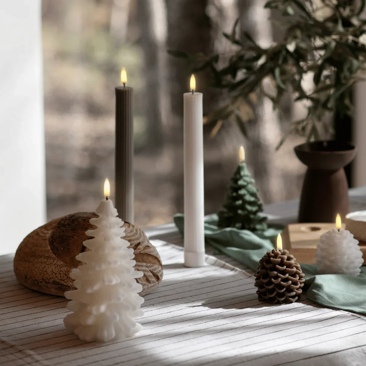 Waarom LED-kaarsen de Gezonde en Duurzame Keuze zijn voor de Feestdagen ...